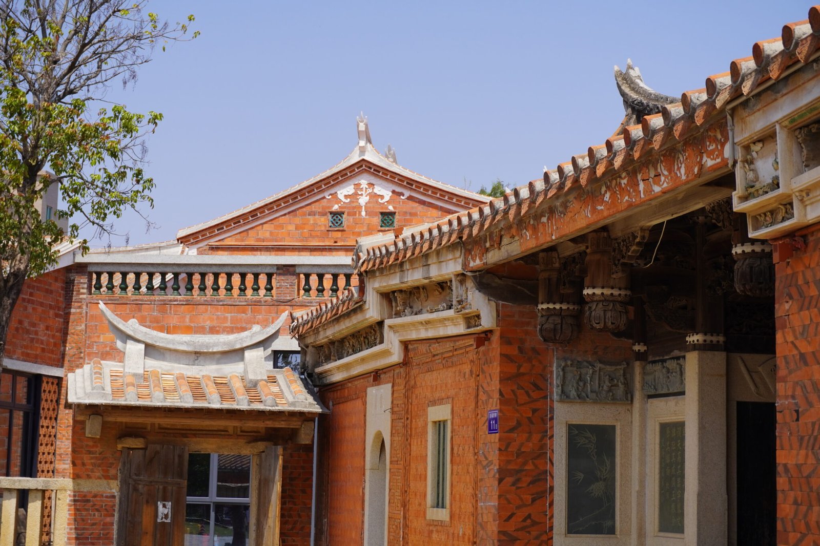 Fujian Red Brick Buildings - Archinatour
