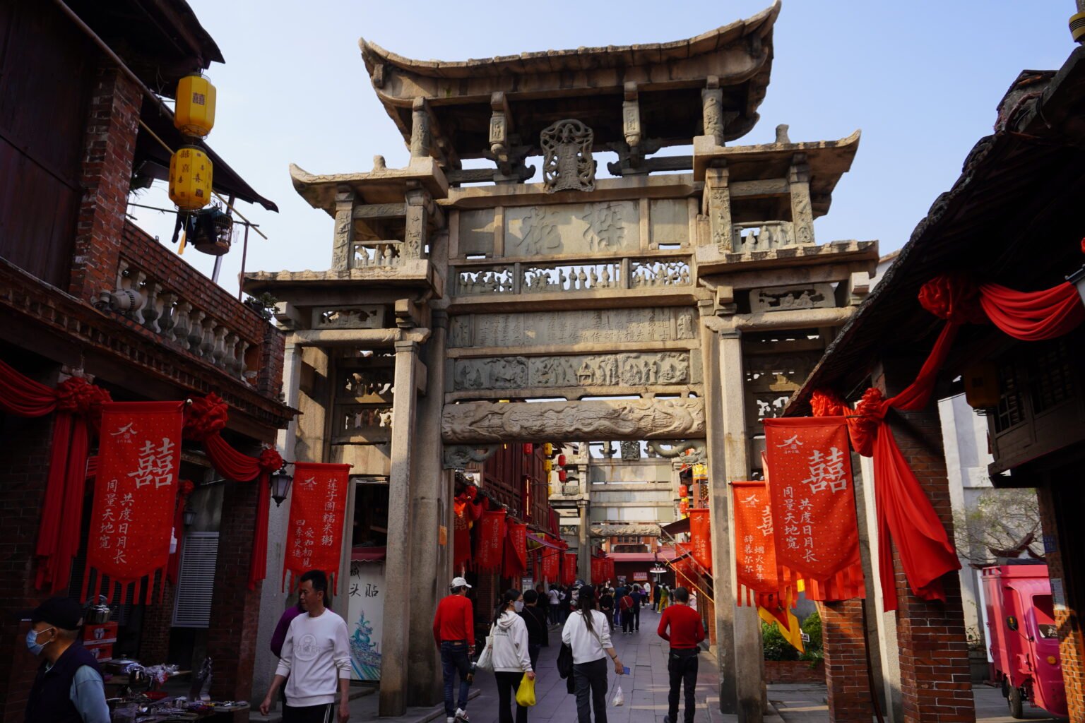 Pilou Gate in Chinese Cities and villages - Archinatour